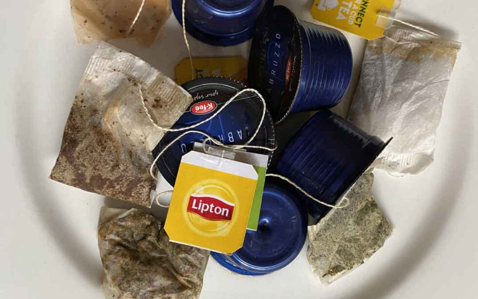 No tea bags or coffee pods in the green bin! - Sustainable Macleod